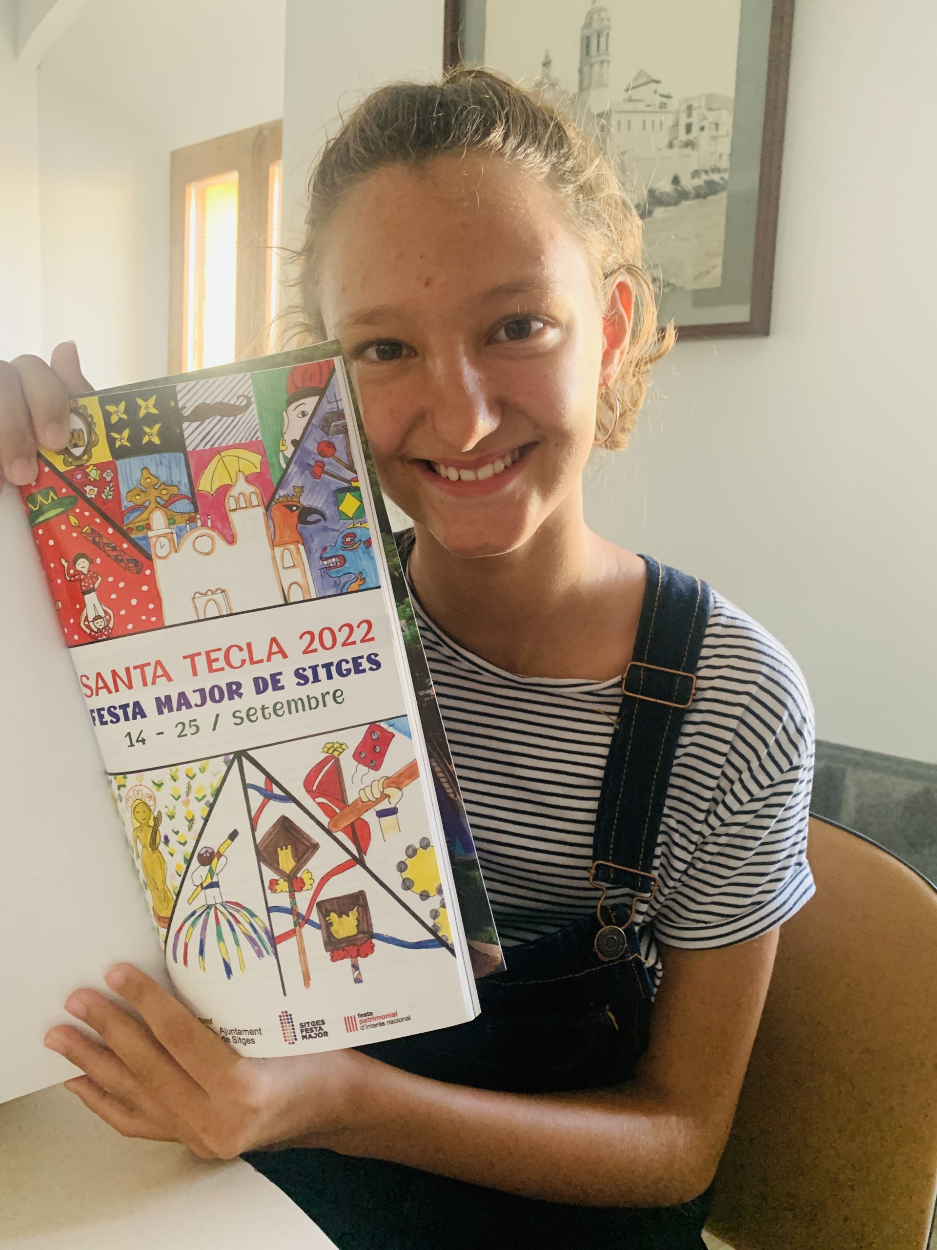 Té 11 anys i és l'autora del cartell de Santa Tecla 2022, és la Laia ...